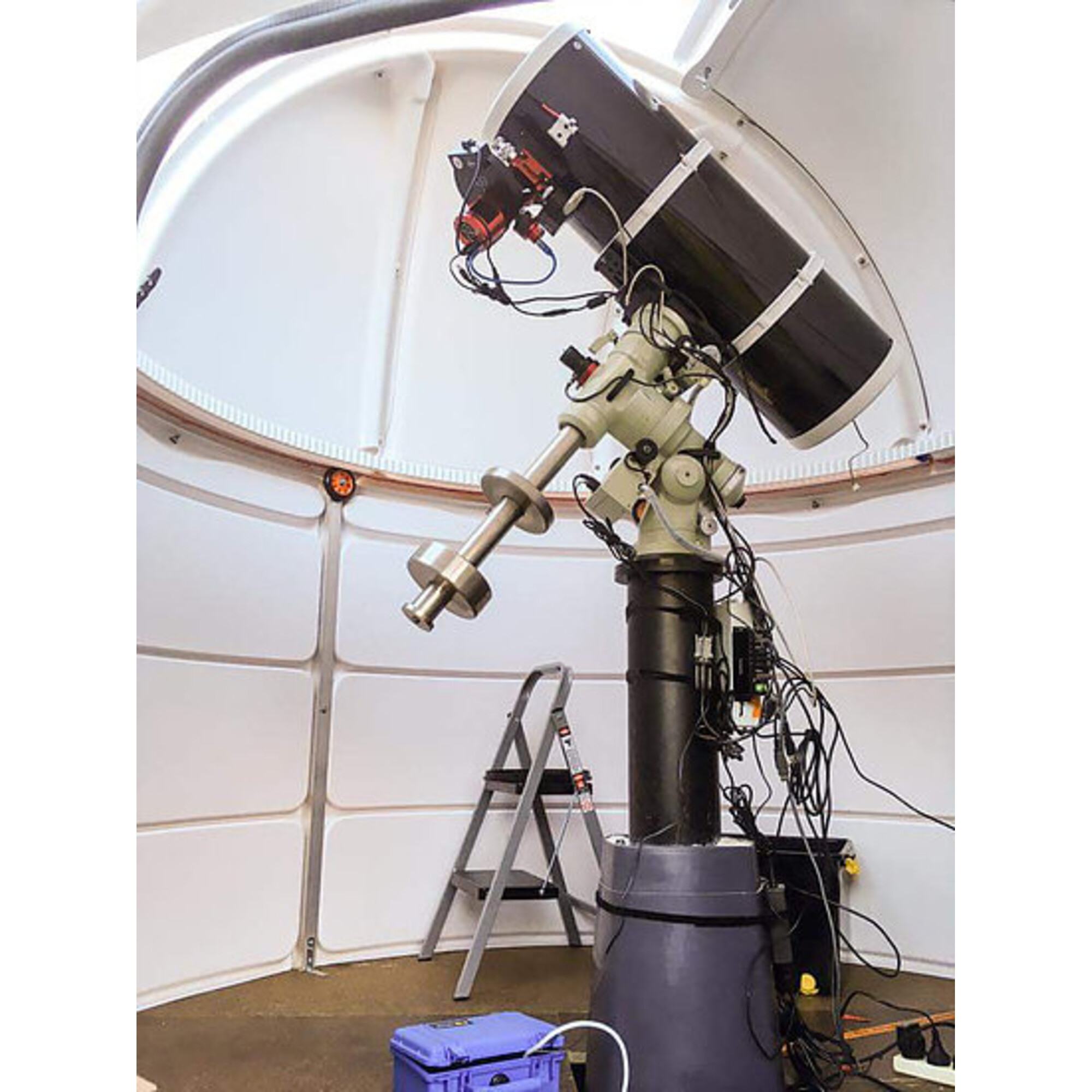 NexDome Complete Observatory 2.2m