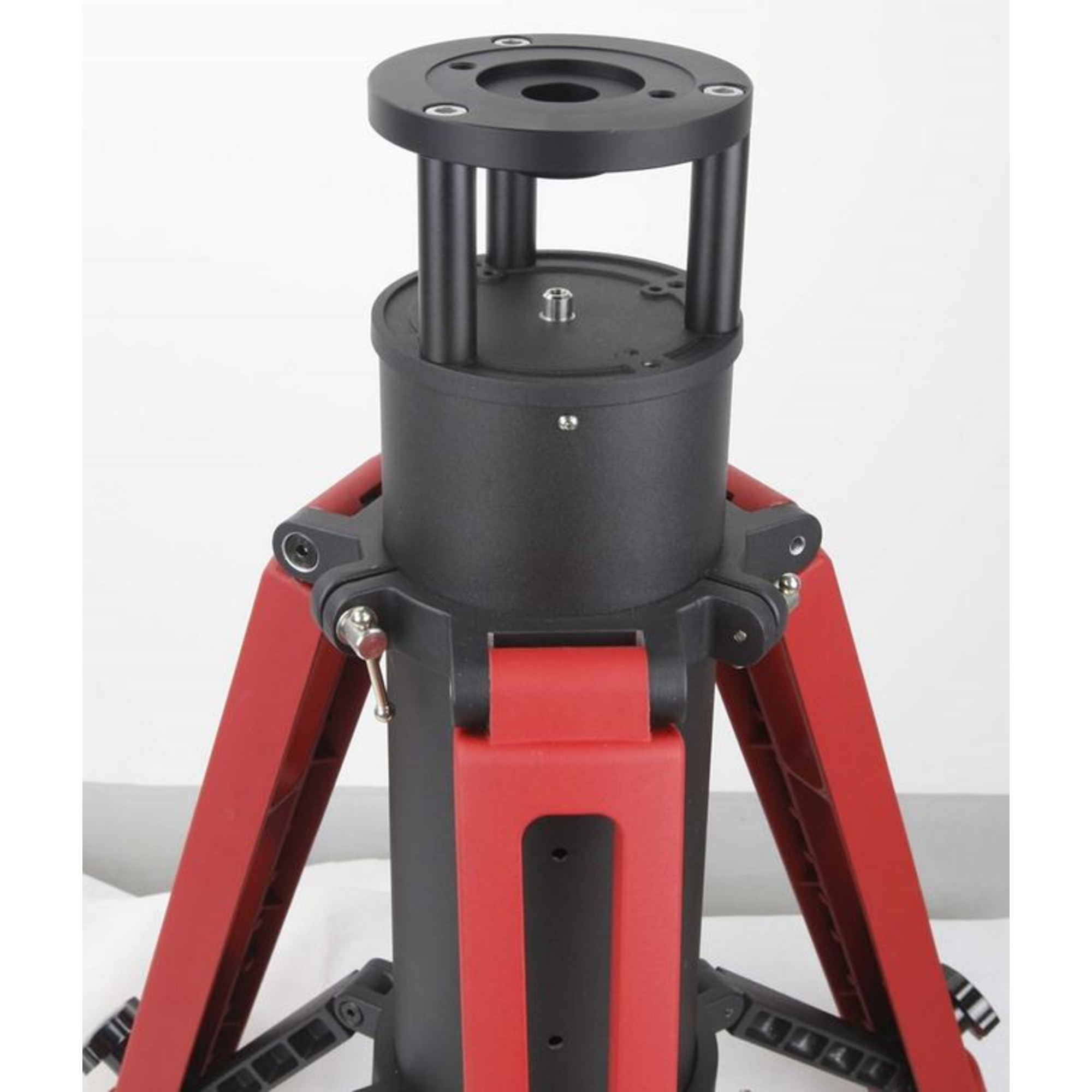 iOptron Tri-Pier adapter for Skywatcher, Celestron and Orion